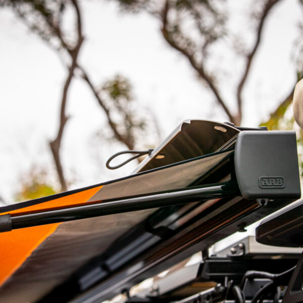 ARB TOLDO ALUMINIO BLACK EDITION CON LUZ LED DE 2.5 x 2.5M – All Racing ...